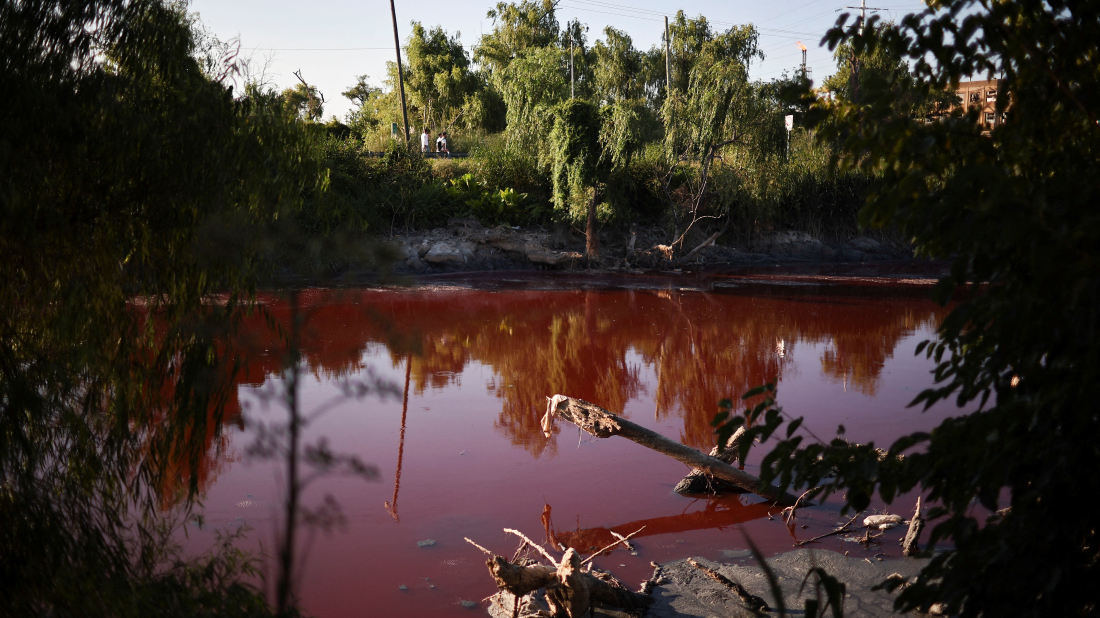 Sarandí Stream in Buenos Aires Turns Red, Cause Unknown | AnewZ