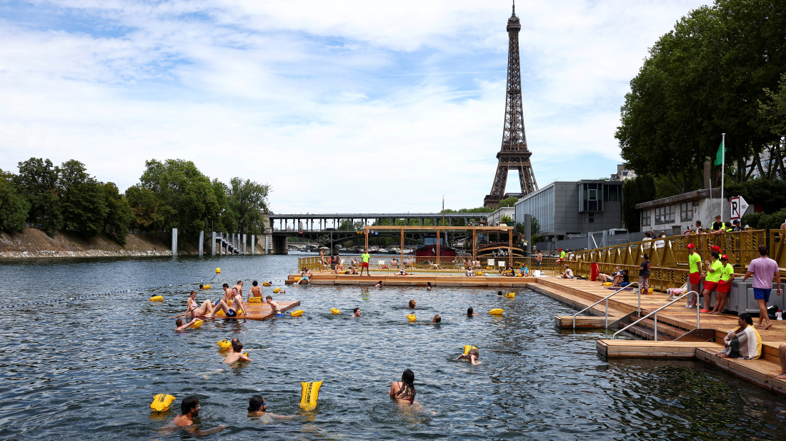 Parisians swim in the Seine for first time in 100 years | AnewZ