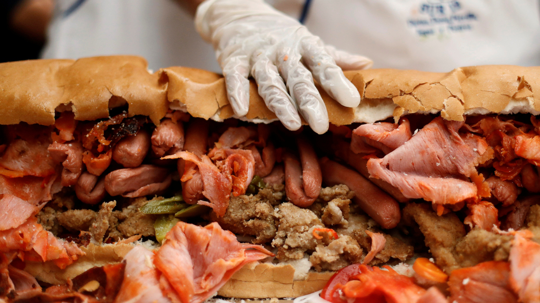 Mexico City breaks record with 90m long sandwich | AnewZ