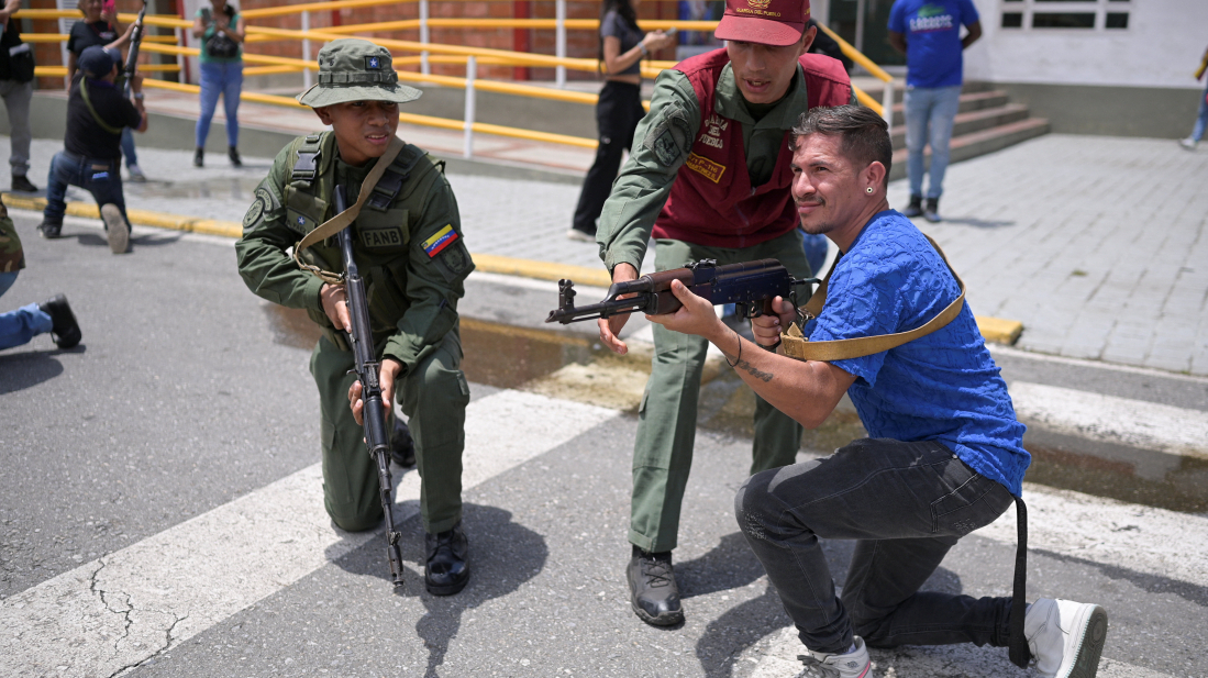 Venezuela holds drills to train citizens in weapon handling | AnewZ