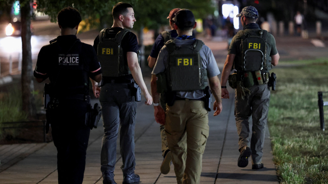 FBI fires agents seen kneeling in photo during George Floyd | AnewZ