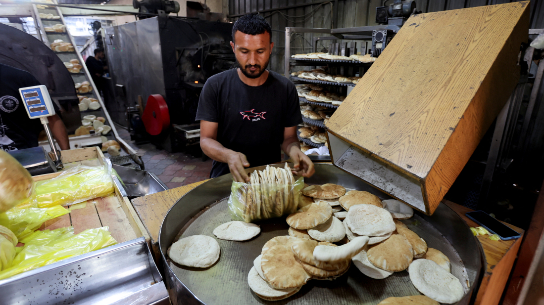 Gaza bakeries reopen as UN ramps up aid amid famine and war | AnewZ