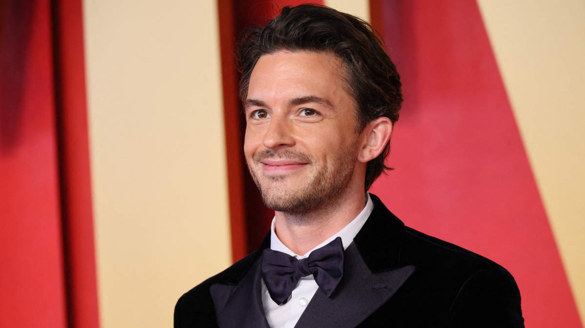British actor Jonathan Bailey named 'sexiest man alive' | AnewZ
