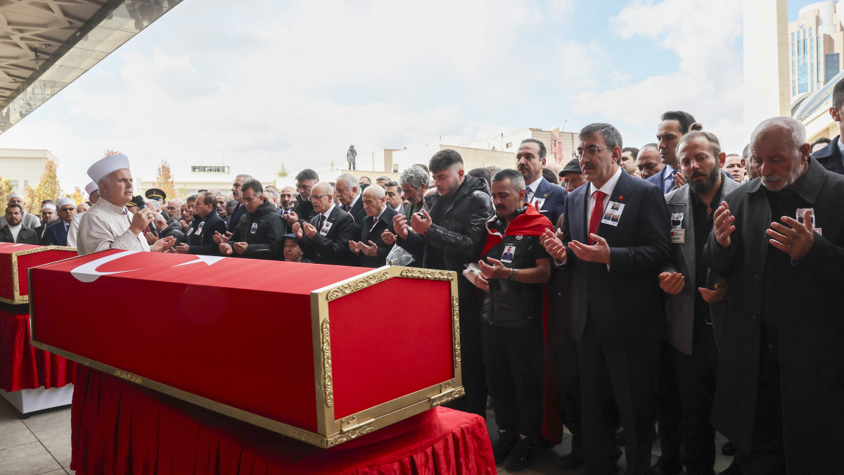 Ceremony for 20 Turkish military personnel killed in plane | AnewZ