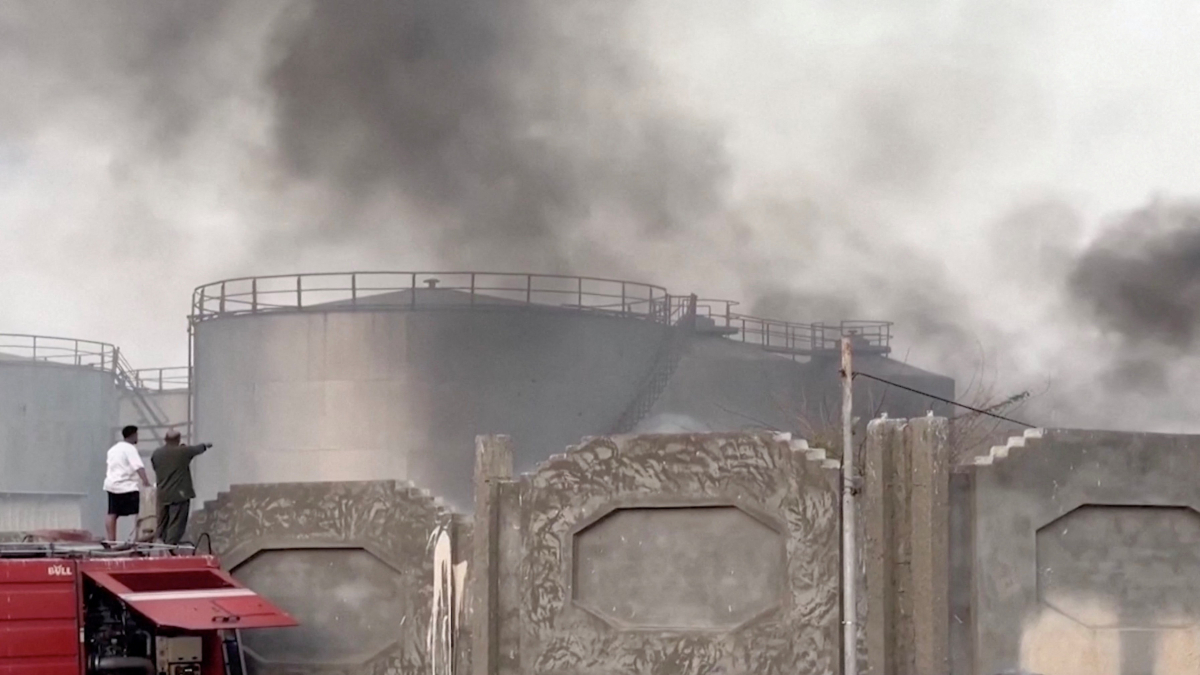 Saudi–UAE tensions rise after airstrike in Yemen | AnewZ