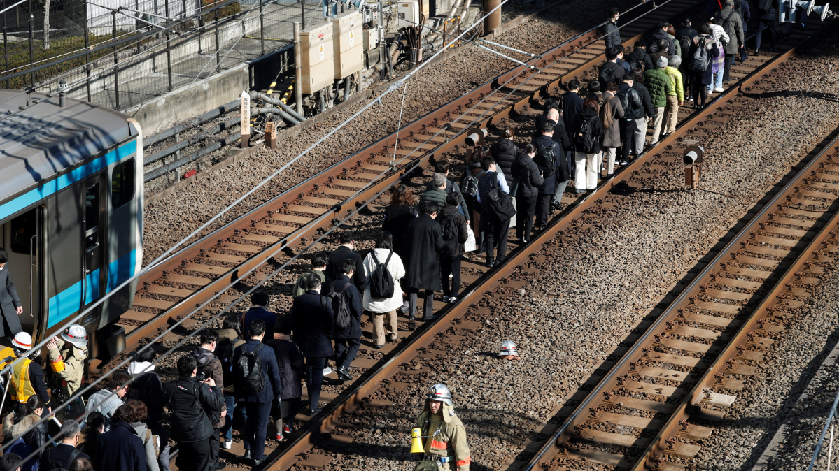 Thousands rescued after Japan power cut halts Tokyo trains | AnewZ