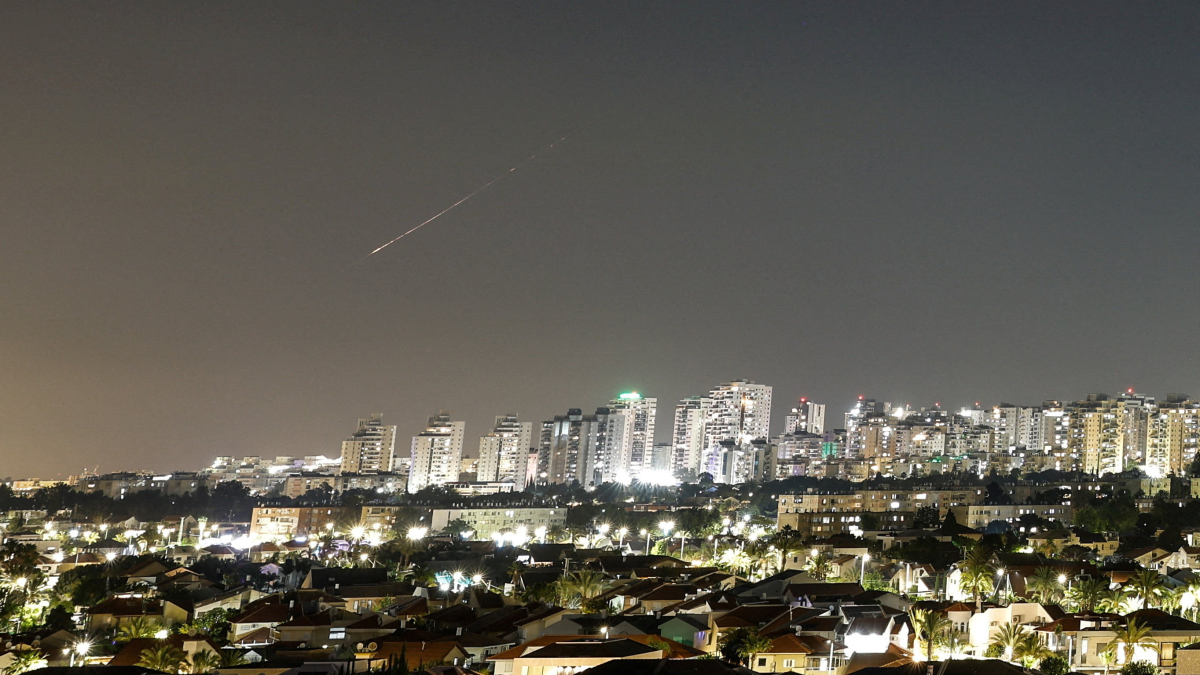Israel launches fresh strikes on Iran | AnewZ